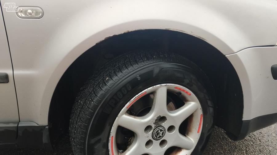 Pelēks Volkswagen Passat 2002 Marijampole, ar dzinēja tilpumu 1.90 L un nobraukumu 285 tūkst. km par 1600 €, foto 14 vietnē AUTOMOTO.COM.LV
