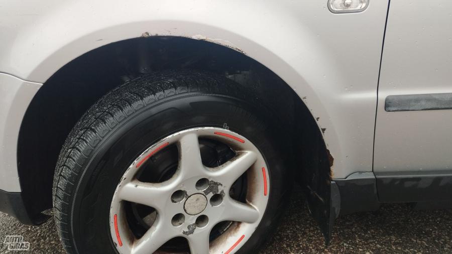 Pelēks Volkswagen Passat 2002 Marijampole, ar dzinēja tilpumu 1.90 L un nobraukumu 285 tūkst. km par 1600 €, foto 17 vietnē AUTOMOTO.COM.LV