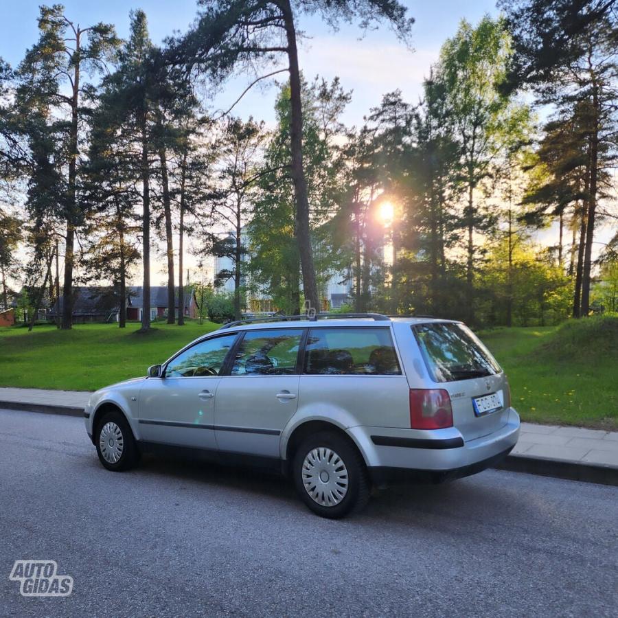 Grey Volkswagen Passat 2002 in Vilnius, with an engine capacity of 1.90 L and mileage of 38 thousand km for 1450 €, photo 5 on AUTOMOTO.COM.LV
