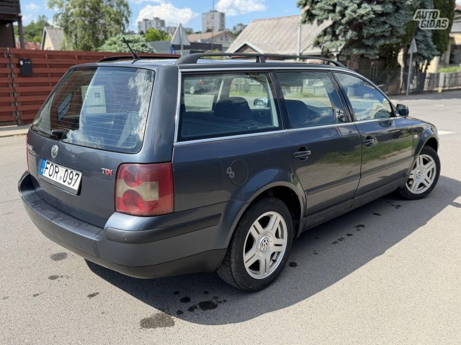 Pelēks Volkswagen Passat 2002 Kauņa, ar dzinēja tilpumu 1.90 L un nobraukumu 305 tūkst. km par 1350 €, foto 6 vietnē AUTOMOTO.COM.LV