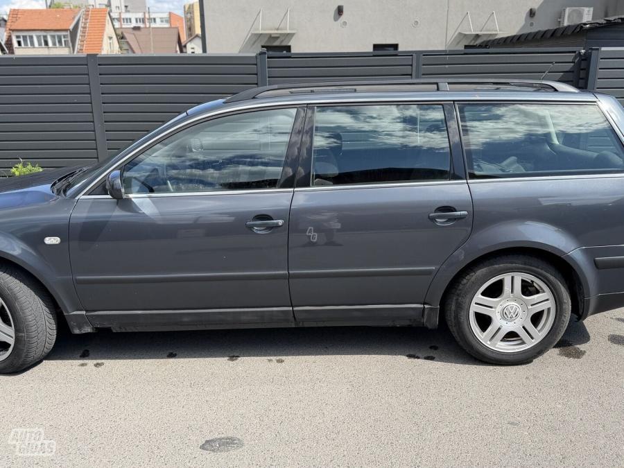 Pelēks Volkswagen Passat 2002 Kauņa, ar dzinēja tilpumu 1.90 L un nobraukumu 305 tūkst. km par 1350 €, foto 10 vietnē AUTOMOTO.COM.LV