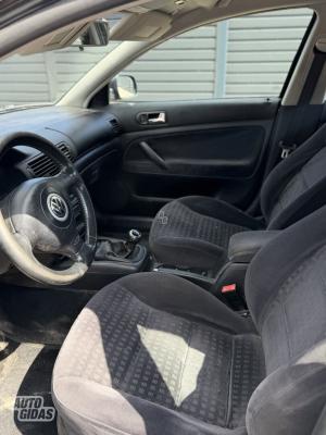 Pelēks Volkswagen Passat 2002 Kauņa, ar dzinēja tilpumu 1.90 L un nobraukumu 305 tūkst. km par 1350 €, foto 12 vietnē AUTOMOTO.COM.LV