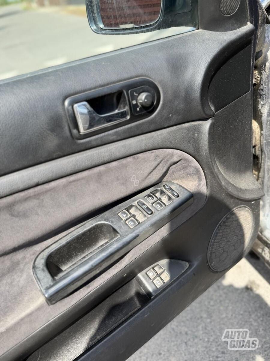 Pelēks Volkswagen Passat 2002 Kauņa, ar dzinēja tilpumu 1.90 L un nobraukumu 305 tūkst. km par 1350 €, foto 13 vietnē AUTOMOTO.COM.LV