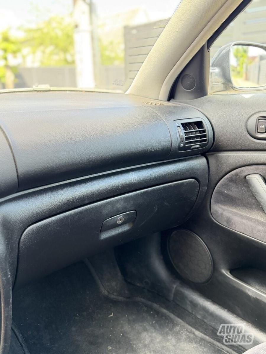 Pelēks Volkswagen Passat 2002 Kauņa, ar dzinēja tilpumu 1.90 L un nobraukumu 305 tūkst. km par 1350 €, foto 23 vietnē AUTOMOTO.COM.LV