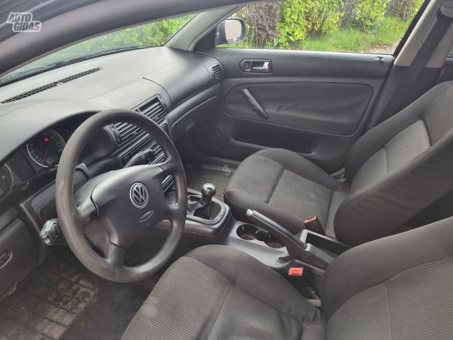 Pelēks Volkswagen Passat 2002 Alīta, ar dzinēja tilpumu 1.90 L un nobraukumu 373 tūkst. km par 1650 €, foto 16 vietnē AUTOMOTO.COM.LV