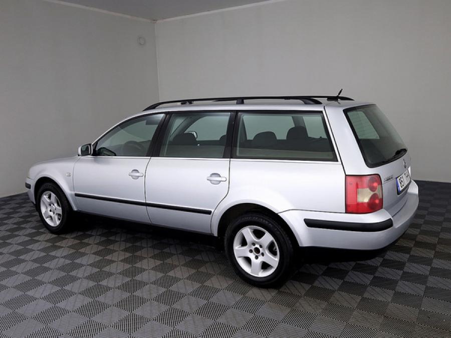 Pelēks Volkswagen Passat 2002 Tallina, ar dzinēja tilpumu 1.90 L un nobraukumu 309 tūkst. km par 1299 €, foto 5 vietnē AUTOMOTO.COM.LV