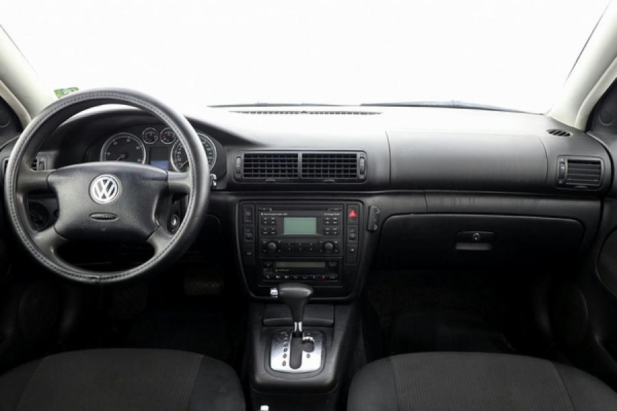 Pelēks Volkswagen Passat 2002 Tallina, ar dzinēja tilpumu 1.90 L un nobraukumu 309 tūkst. km par 1299 €, foto 6 vietnē AUTOMOTO.COM.LV