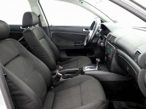 Pelēks Volkswagen Passat 2002 Tallina, ar dzinēja tilpumu 1.90 L un nobraukumu 309 tūkst. km par 1299 €, foto 14 vietnē AUTOMOTO.COM.LV