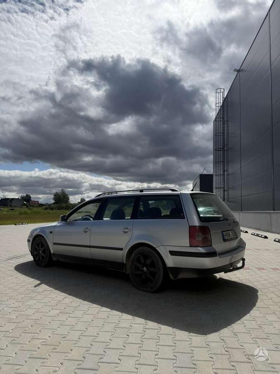 Pelēks Volkswagen Passat 2002 Šauļi, ar dzinēja tilpumu 1.90 L un nobraukumu 350 tūkst. km par 1350 €, foto 5 vietnē AUTOMOTO.COM.LV
