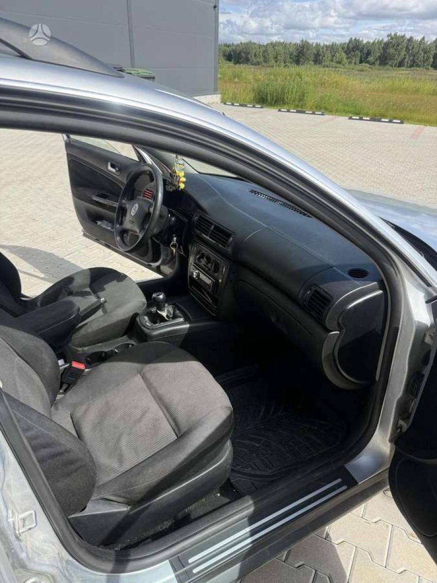 Pelēks Volkswagen Passat 2002 Šauļi, ar dzinēja tilpumu 1.90 L un nobraukumu 350 tūkst. km par 1350 €, foto 8 vietnē AUTOMOTO.COM.LV