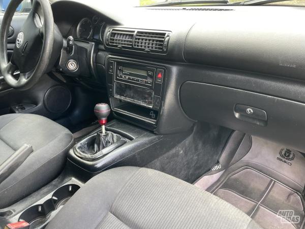 Grey Volkswagen Passat 2002 in Alytus, with an engine capacity of 1.90 L and mileage of 428 thousand km for 600 €, photo 11 on AUTOMOTO.COM.LV