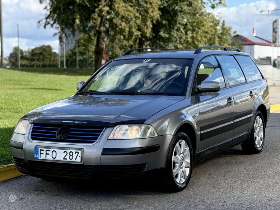 Grey Volkswagen Passat 2002 in Kaunas, with an engine capacity of 1.90 L and mileage of 377 thousand km for 1500 €, photo 1 on AUTOMOTO.COM.LV