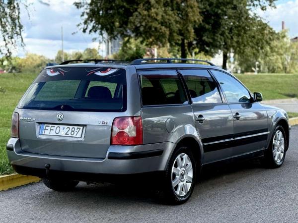 Pelēks Volkswagen Passat 2002 Kauņa, ar dzinēja tilpumu 1.90 L un nobraukumu 377 tūkst. km par 1500 €, foto 5 vietnē AUTOMOTO.COM.LV