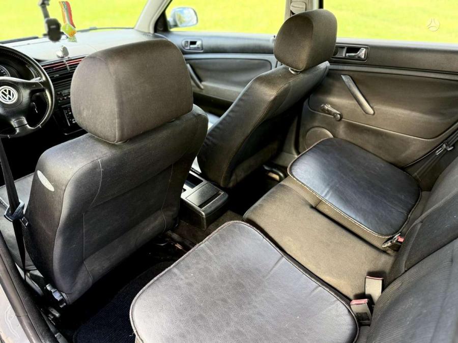 Grey Volkswagen Passat 2002 in Kaunas, with an engine capacity of 1.90 L and mileage of 377 thousand km for 1500 €, photo 12 on AUTOMOTO.COM.LV