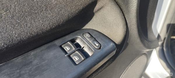 Pelēks Volkswagen Passat 2002 Kauņa, ar dzinēja tilpumu 1.90 L un nobraukumu 351 tūkst. km par 999 €, foto 10 vietnē AUTOMOTO.COM.LV