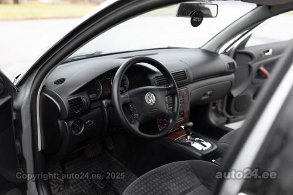 Pelēks Volkswagen Passat 2003 Tallina, ar dzinēja tilpumu 1.90 L un nobraukumu 341 tūkst. km par 1999 €, foto 11 vietnē AUTOMOTO.COM.LV