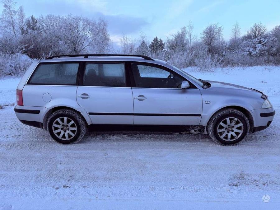Pelēks Volkswagen Passat 2003 Viļņa, ar dzinēja tilpumu 1.90 L un nobraukumu 295 tūkst. km par 1540 €, foto 4 vietnē AUTOMOTO.COM.LV