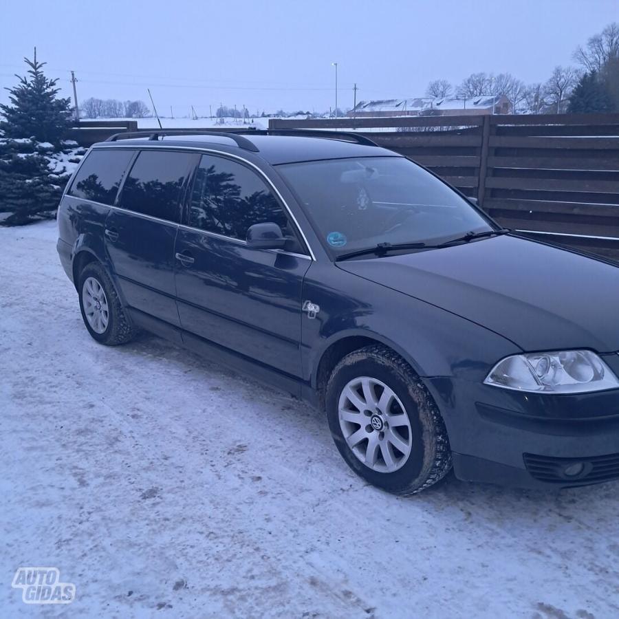 Pelēks Volkswagen Passat 2003 Marijampole, ar dzinēja tilpumu 1.90 L un nobraukumu 267 tūkst. km par 2400 €, foto 1 vietnē AUTOMOTO.COM.LV