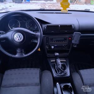 Pelēks Volkswagen Passat 2003 Marijampole, ar dzinēja tilpumu 1.90 L un nobraukumu 267 tūkst. km par 2400 €, foto 5 vietnē AUTOMOTO.COM.LV