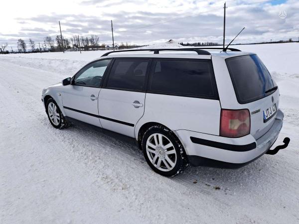 Pelēks Volkswagen Passat 2003 Radviliškis, ar dzinēja tilpumu 1.97 L un nobraukumu 480 tūkst. km par 950 €, foto 1 vietnē AUTOMOTO.COM.LV