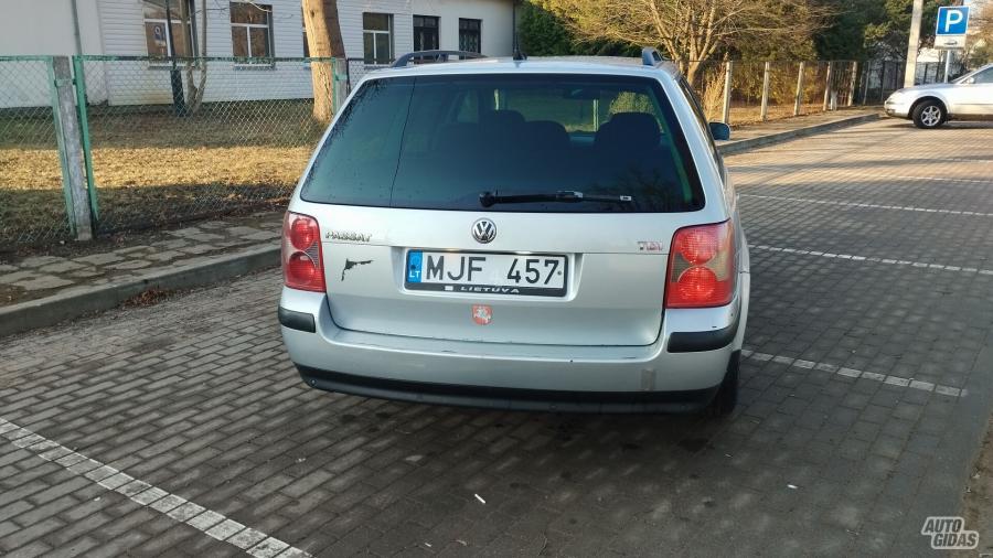 Pelēks Volkswagen Passat 2003 Marijampole, ar dzinēja tilpumu 1.90 L un nobraukumu 414 tūkst. km par 1600 €, foto 3 vietnē AUTOMOTO.COM.LV