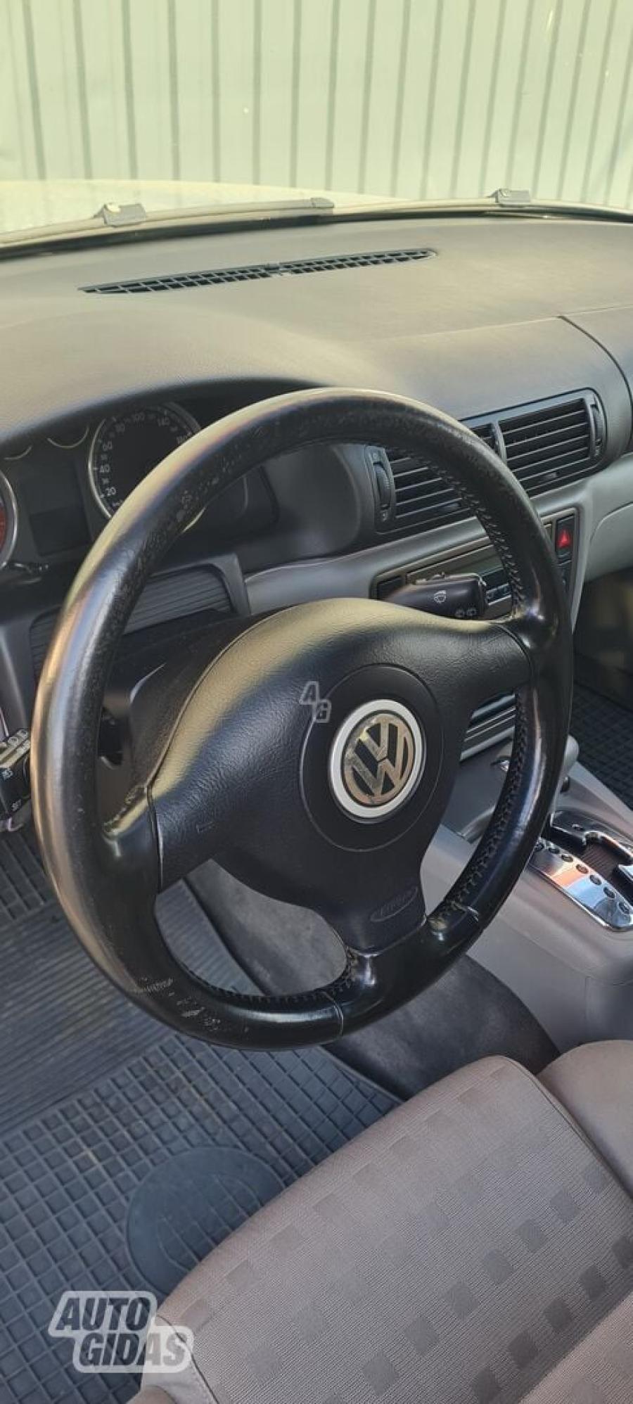 Pelēks Volkswagen Passat 2003 Šauļi, ar dzinēja tilpumu 1.90 L un nobraukumu 370 tūkst. km par 1500 €, foto 11 vietnē AUTOMOTO.COM.LV