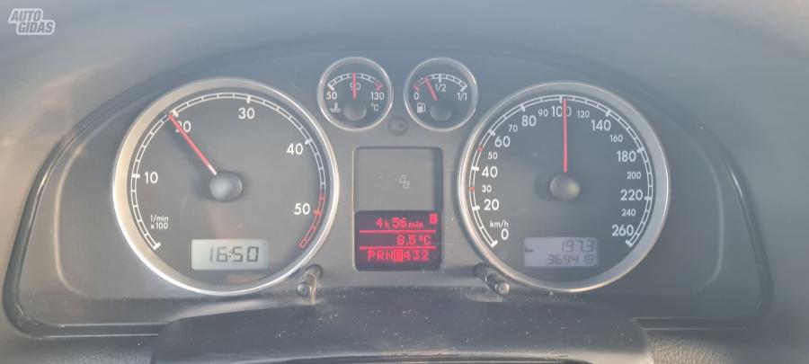 Pelēks Volkswagen Passat 2003 Šauļi, ar dzinēja tilpumu 1.90 L un nobraukumu 370 tūkst. km par 1500 €, foto 23 vietnē AUTOMOTO.COM.LV