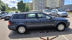 Серый Фольксваген Пассат 2003 в Вильнюс, объемом двигателя 2.50 л и пробегом 416 тыс. км за 1550 €, фото 6 на AUTOMOTO.COM.LV