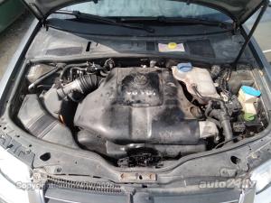 Grey Volkswagen Passat 2003 in Tallinn, with an engine capacity of 2.50 L and mileage of 453 thousand km for 1499 €, photo 6 on AUTOMOTO.COM.LV
