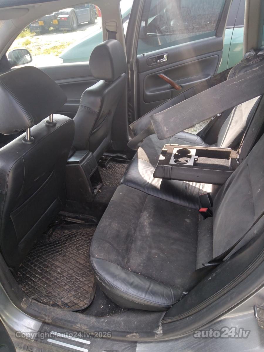 Grey Volkswagen Passat 2003 in Tallinn, with an engine capacity of 2.50 L and mileage of 453 thousand km for 1499 €, photo 9 on AUTOMOTO.COM.LV