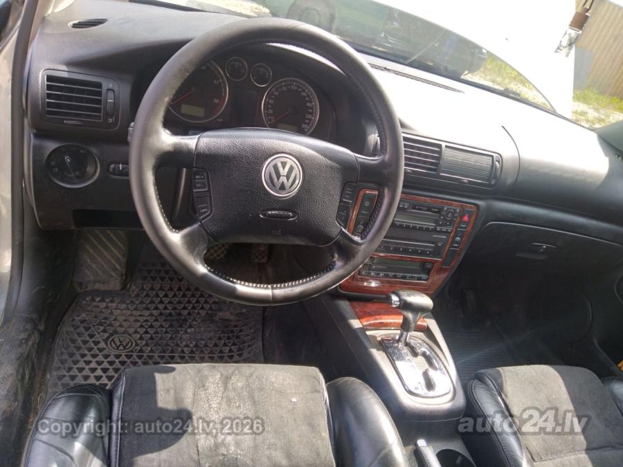 Grey Volkswagen Passat 2003 in Tallinn, with an engine capacity of 2.50 L and mileage of 453 thousand km for 1499 €, photo 10 on AUTOMOTO.COM.LV