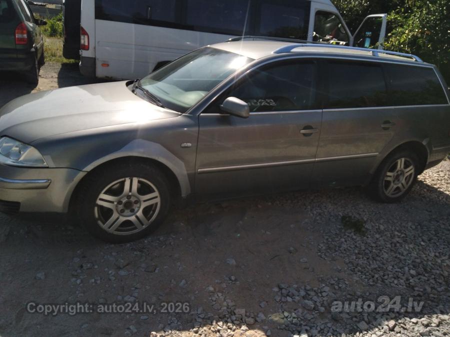 Grey Volkswagen Passat 2003 in Tallinn, with an engine capacity of 2.50 L and mileage of 453 thousand km for 1499 €, photo 19 on AUTOMOTO.COM.LV