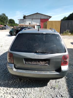 Grey Volkswagen Passat 2003 in Tallinn, with an engine capacity of 2.50 L and mileage of 453 thousand km for 1499 €, photo 21 on AUTOMOTO.COM.LV