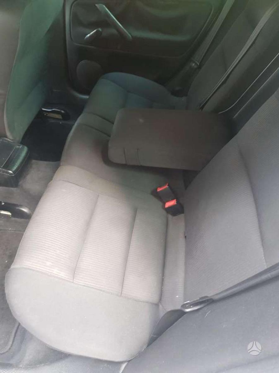 Pelēks Volkswagen Passat 2003 Utena, ar dzinēja tilpumu 1.90 L un nobraukumu 298 tūkst. km par 1850 €, foto 14 vietnē AUTOMOTO.COM.LV