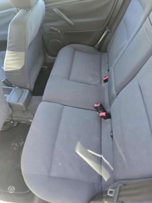 Grey Volkswagen Passat 2003 in Raseiniai, with an engine capacity of 1.90 L and mileage of 465 thousand km for 1000 €, photo 11 on AUTOMOTO.COM.LV