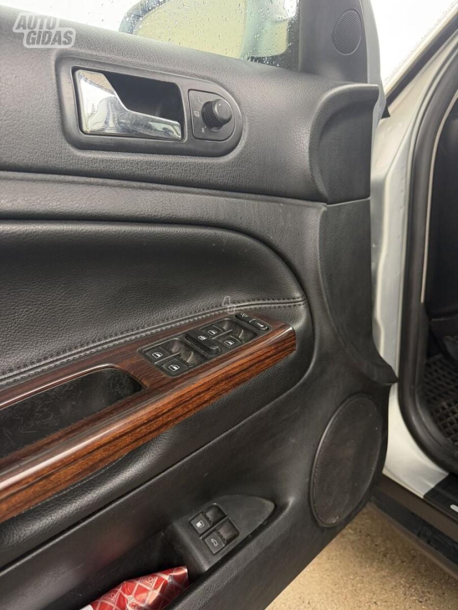 Grey Volkswagen Passat 2003 in Jurbarkas, with an engine capacity of 1.90 L and mileage of 346 thousand km for 1650 €, photo 16 on AUTOMOTO.COM.LV