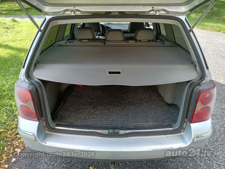 Grey Volkswagen Passat 2003 in Otepaa, with an engine capacity of 2.50 L and mileage of 300 thousand km for 1800 €, photo 9 on AUTOMOTO.COM.LV