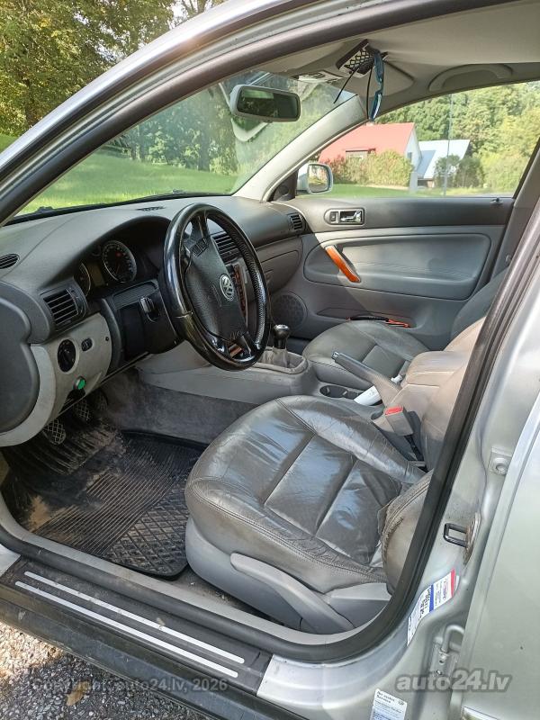 Grey Volkswagen Passat 2003 in Otepaa, with an engine capacity of 2.50 L and mileage of 300 thousand km for 1800 €, photo 11 on AUTOMOTO.COM.LV