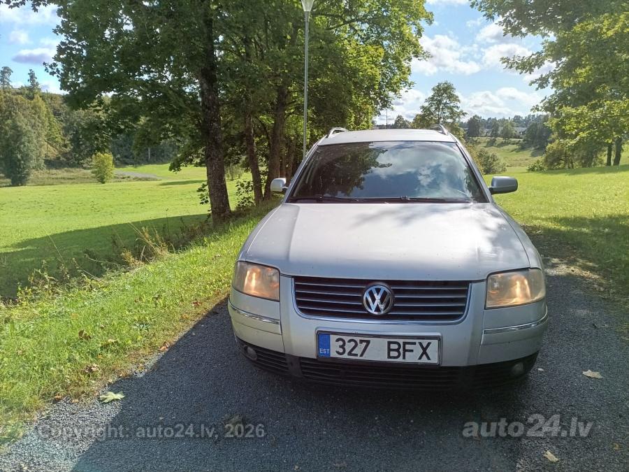 Grey Volkswagen Passat 2003 in Otepaa, with an engine capacity of 2.50 L and mileage of 300 thousand km for 1800 €, photo 15 on AUTOMOTO.COM.LV