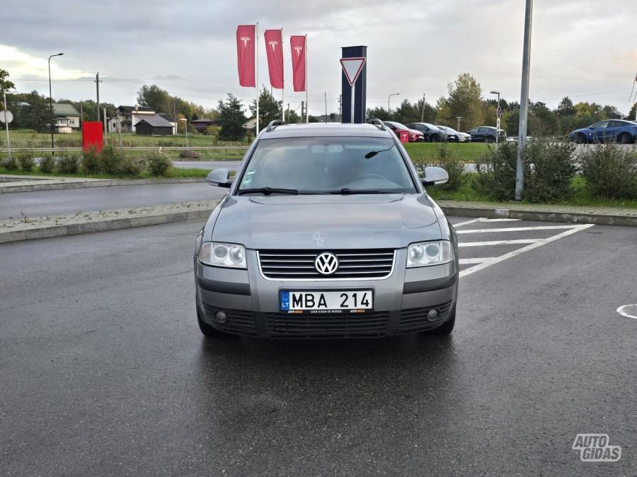 Grey Volkswagen Passat 2003 in Vilnius, with an engine capacity of 1.90 L and mileage of 285 thousand km for 1500 €, photo 3 on AUTOMOTO.COM.LV