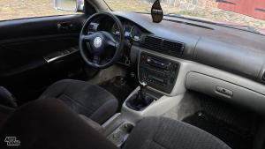 Grey Volkswagen Passat 2003 in Silute, with an engine capacity of 1.90 L and mileage of 402 thousand km for 950 €, photo 9 on AUTOMOTO.COM.LV