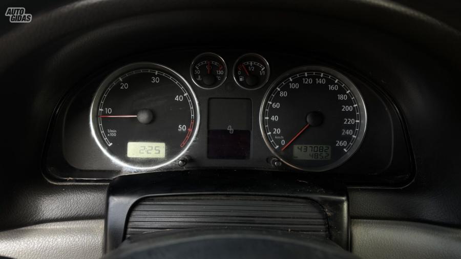 Grey Volkswagen Passat 2003 in Silute, with an engine capacity of 1.90 L and mileage of 402 thousand km for 950 €, photo 11 on AUTOMOTO.COM.LV