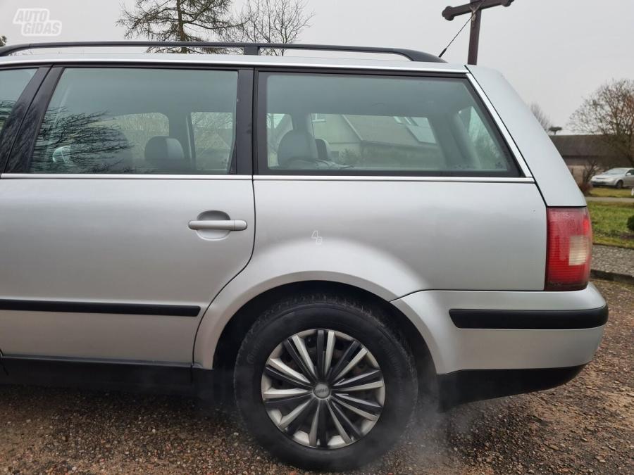 Grey Volkswagen Passat 2004 in Silute, with an engine capacity of 1.90 L and mileage of 315 thousand km for 2450 €, photo 26 on AUTOMOTO.COM.LV
