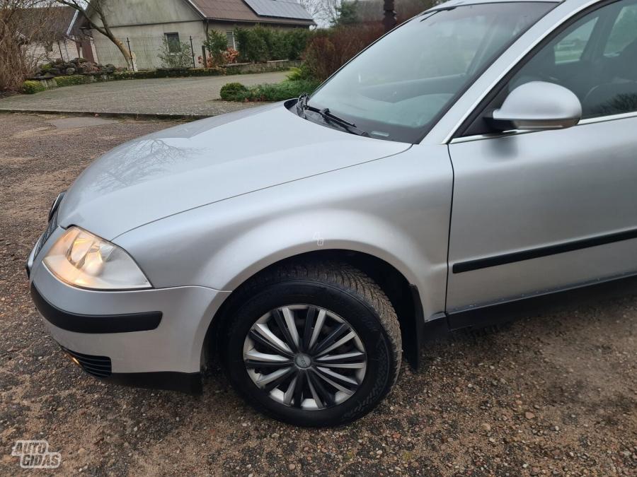 Grey Volkswagen Passat 2004 in Silute, with an engine capacity of 1.90 L and mileage of 315 thousand km for 2450 €, photo 27 on AUTOMOTO.COM.LV