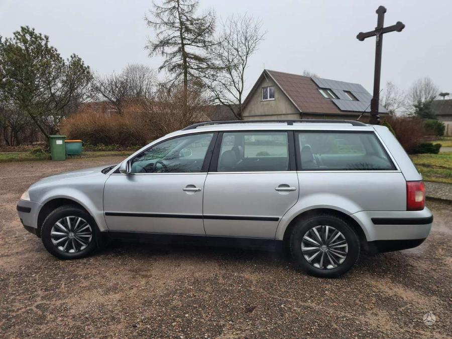 Grey Volkswagen Passat 2004 in Klaipeda, with an engine capacity of 1.90 L and mileage of 315 thousand km for 2450 €, photo 4 on AUTOMOTO.COM.LV