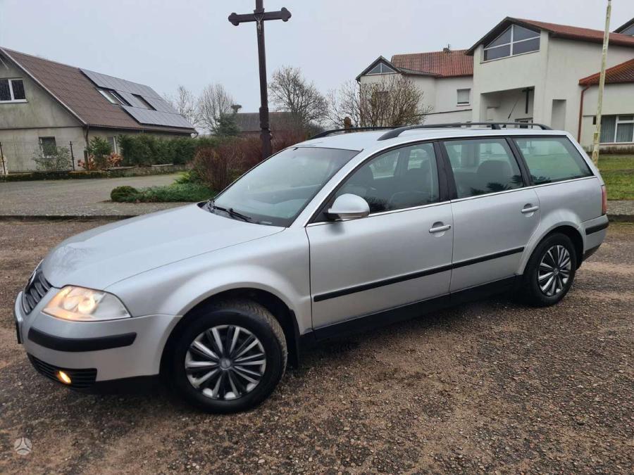 Grey Volkswagen Passat 2004 in Klaipeda, with an engine capacity of 1.90 L and mileage of 315 thousand km for 2450 €, photo 5 on AUTOMOTO.COM.LV
