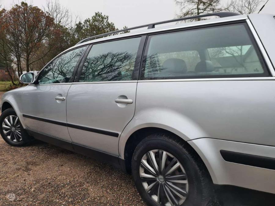 Grey Volkswagen Passat 2004 in Klaipeda, with an engine capacity of 1.90 L and mileage of 315 thousand km for 2450 €, photo 30 on AUTOMOTO.COM.LV
