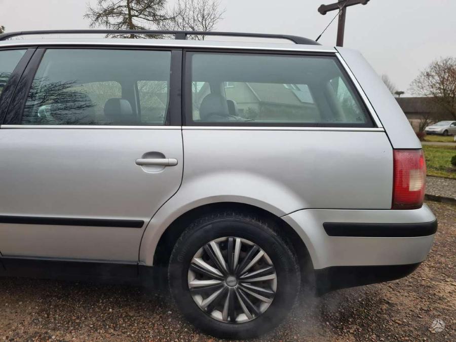 Grey Volkswagen Passat 2004 in Klaipeda, with an engine capacity of 1.90 L and mileage of 315 thousand km for 2450 €, photo 32 on AUTOMOTO.COM.LV