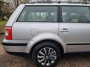 Grey Volkswagen Passat 2004 in Klaipeda, with an engine capacity of 1.90 L and mileage of 315 thousand km for 2450 €, photo 33 on AUTOMOTO.COM.LV