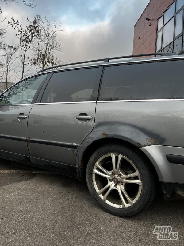 Pelēks Volkswagen Passat 2004 Klaipėda, ar dzinēja tilpumu 1.90 L un nobraukumu 385 tūkst. km par 850 €, foto 9 vietnē AUTOMOTO.COM.LV